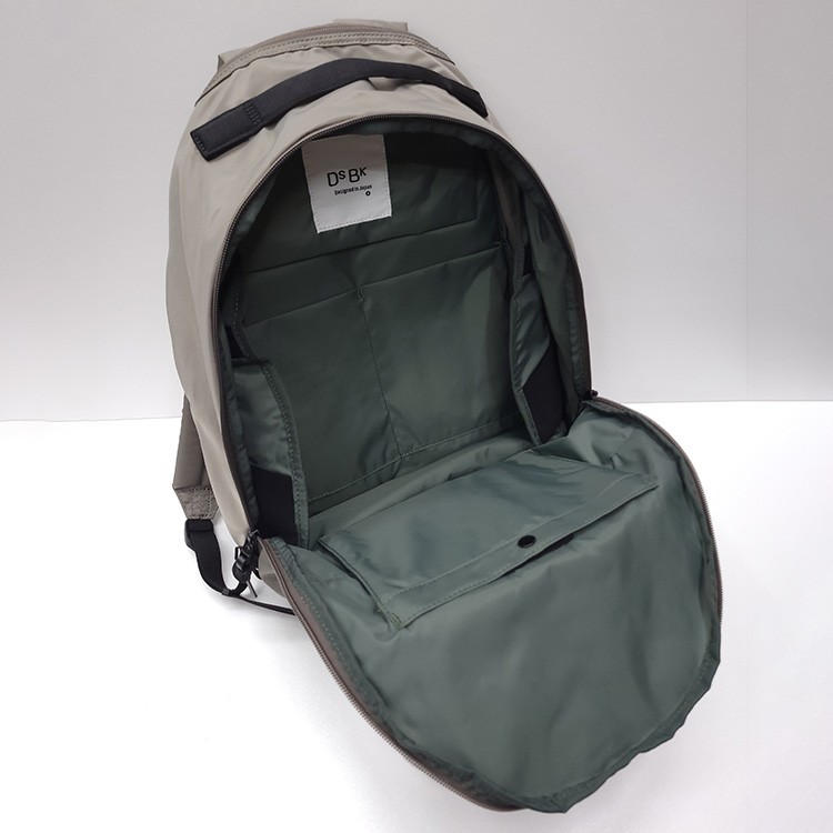 [DsBK]DANTOTSU Daypack 高密度ナイロンツイル ダントツ撥水加工 グレー(グレー): JALショッピング｜JAL Mall｜ショッピングでマイルがたまる・つかえる